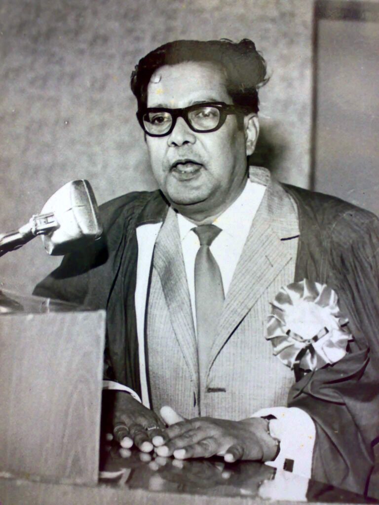 About - Official Website of Dr. Anis Khurshid